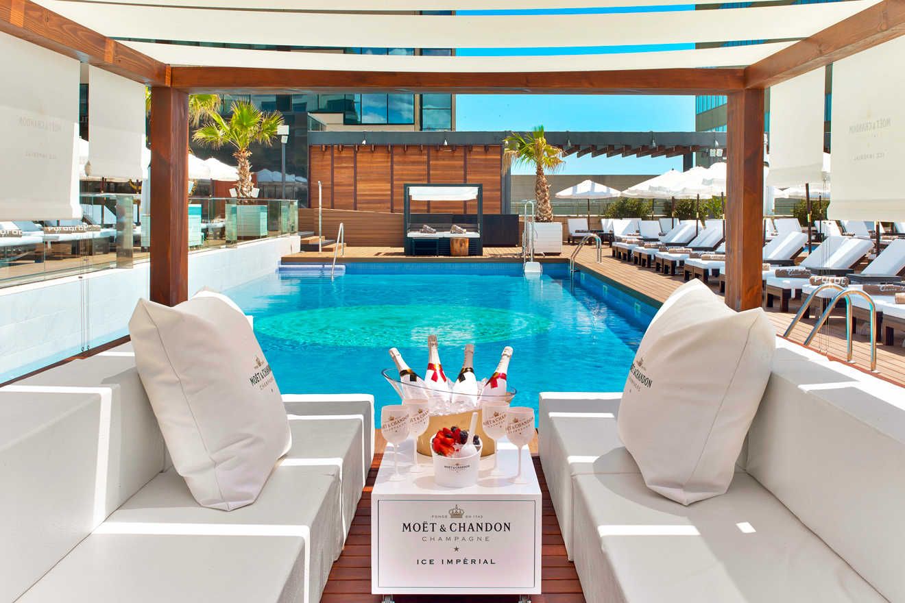 The best Beach clubs in Barcelona | Sandbeds