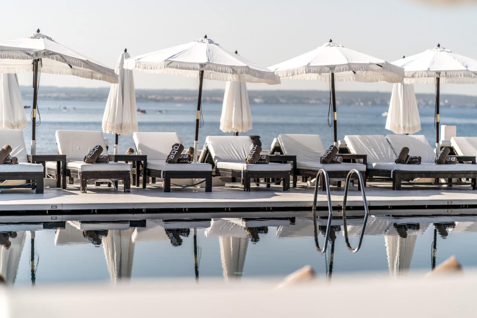 Are you looking for Beach Club in Denia? | Sandbeds