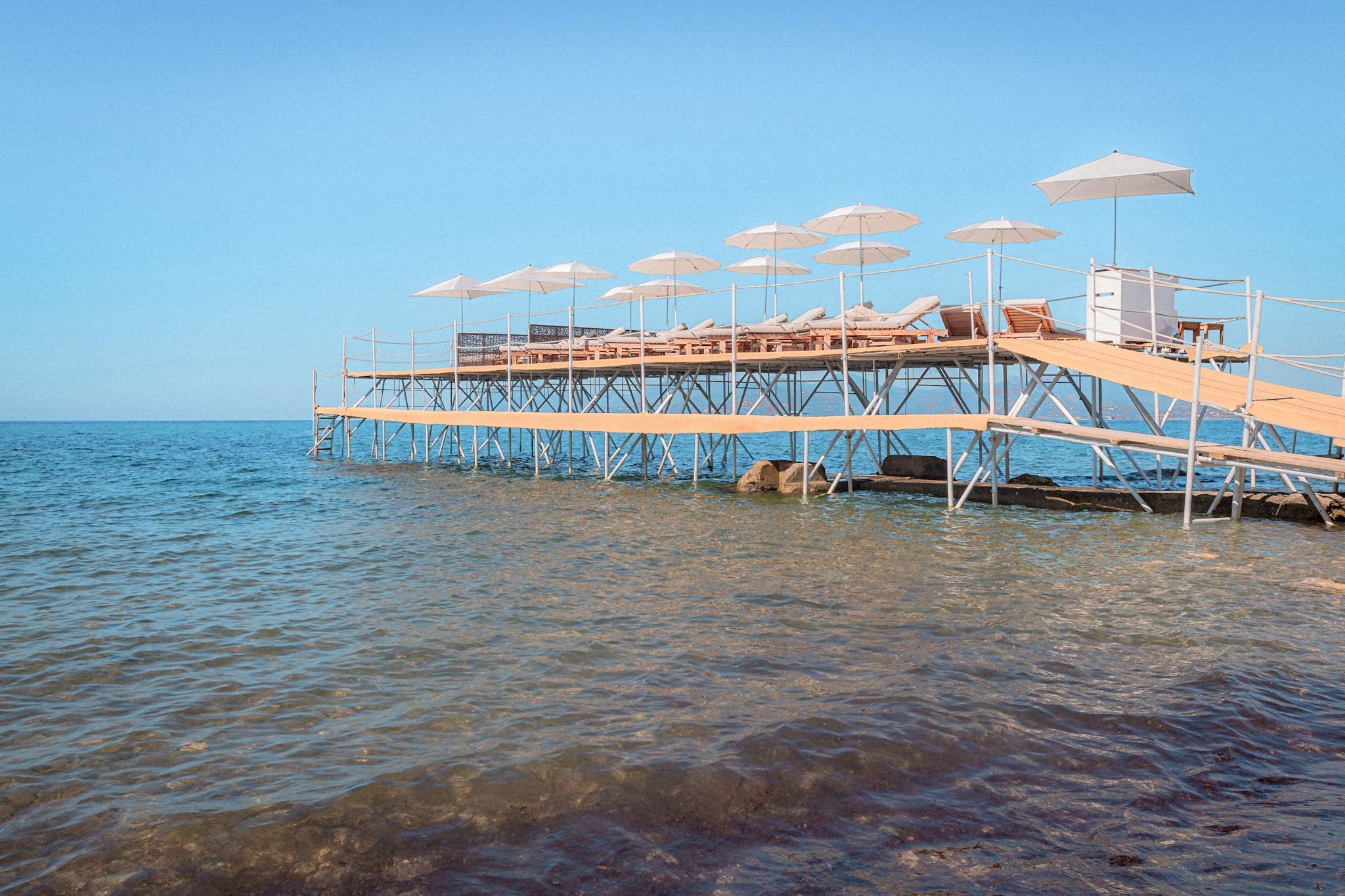Tamaris Plage — Beach Club en Cannes, Francia | Guía Sandbeds 2026