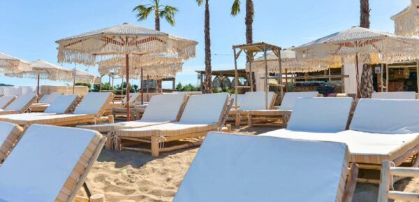 ¿Qué son los Beach Clubs y por qué son populares? | Sandbeds