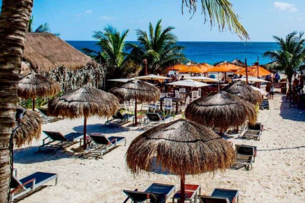 ¿Qué son los Beach Clubs y por qué son populares? | Sandbeds